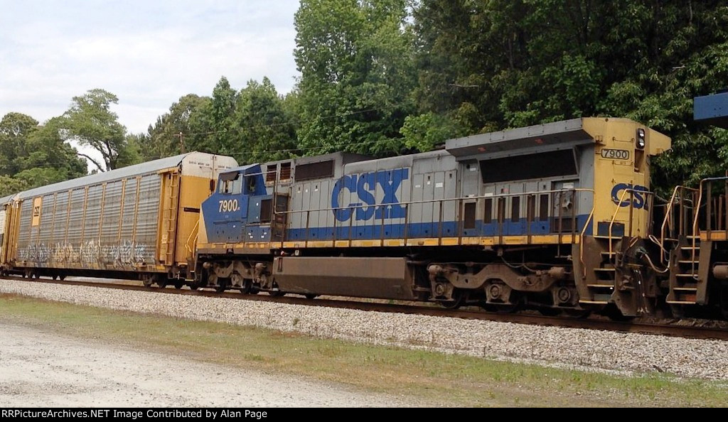 CSX 7900 runs second